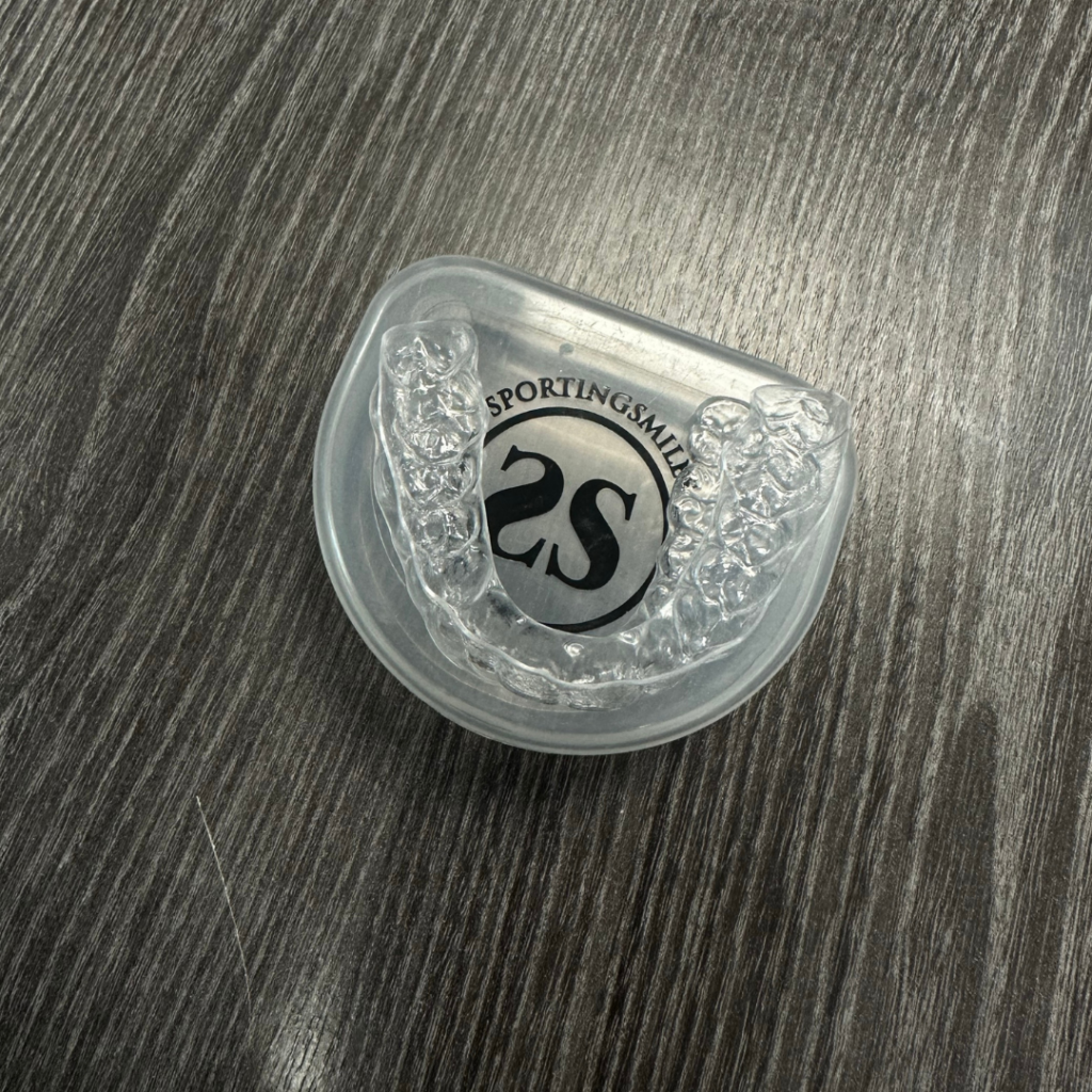 What is the difference between retainers and aligners? - SportingSmiles ...